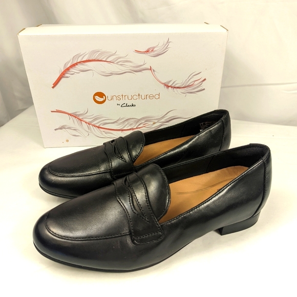 Clarks | Shoes | Clarks Unstructured Un Blush Go Black Leather Loafers ...